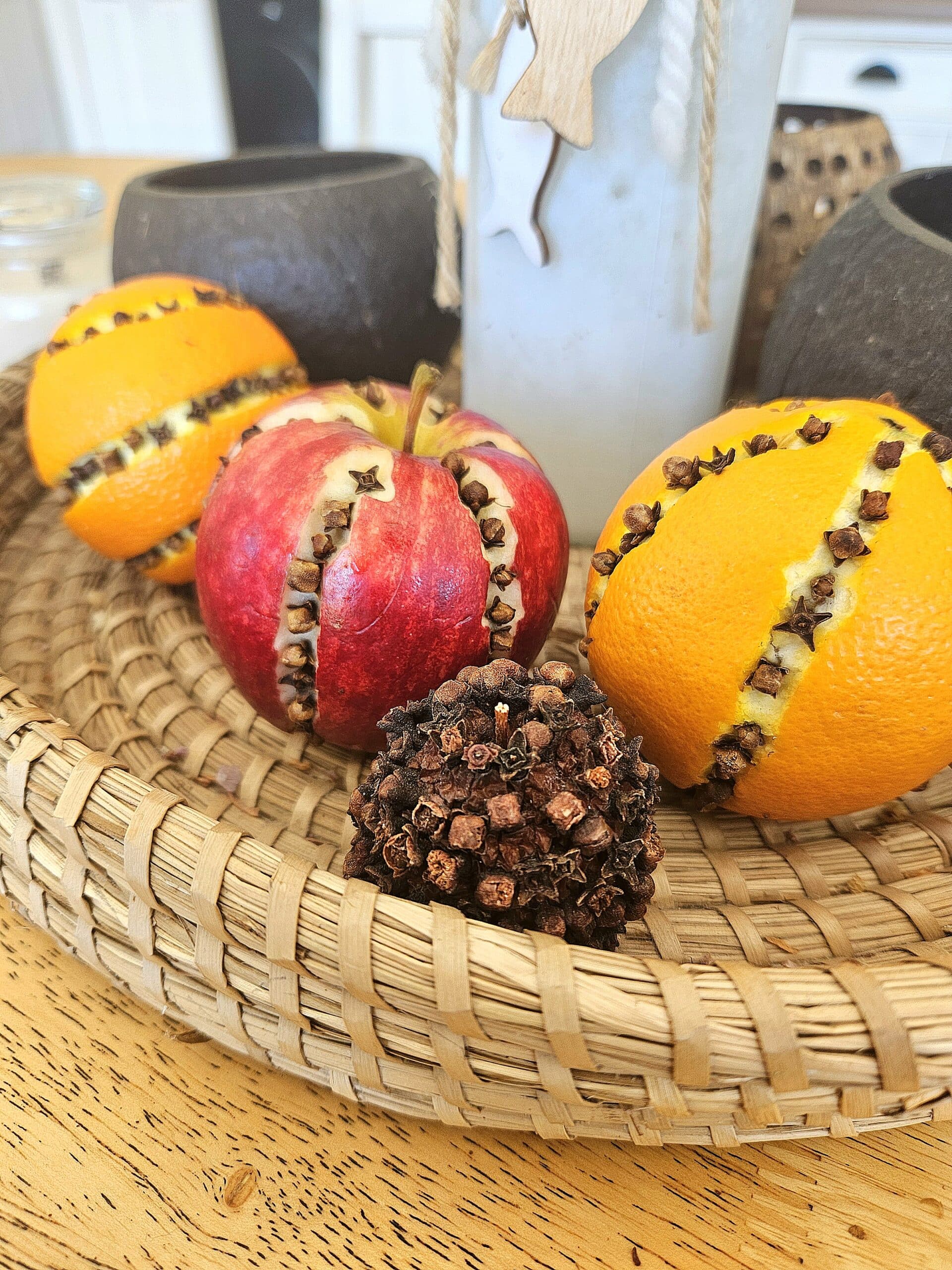 Apple and Orange Pomander - The homey lif3